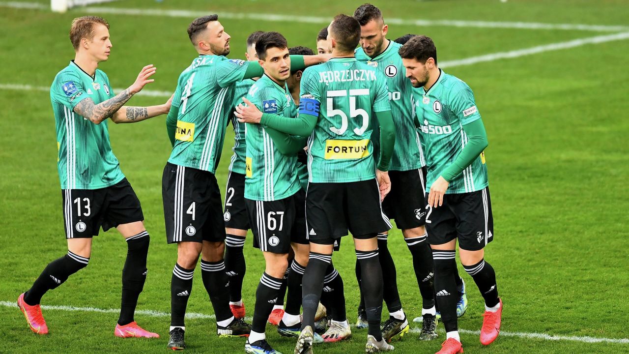 PKO Ekstraklasa Legia Warszawa Pogoń Szczecin nowe barwy autokaru mistrza Polski TVP SPORT