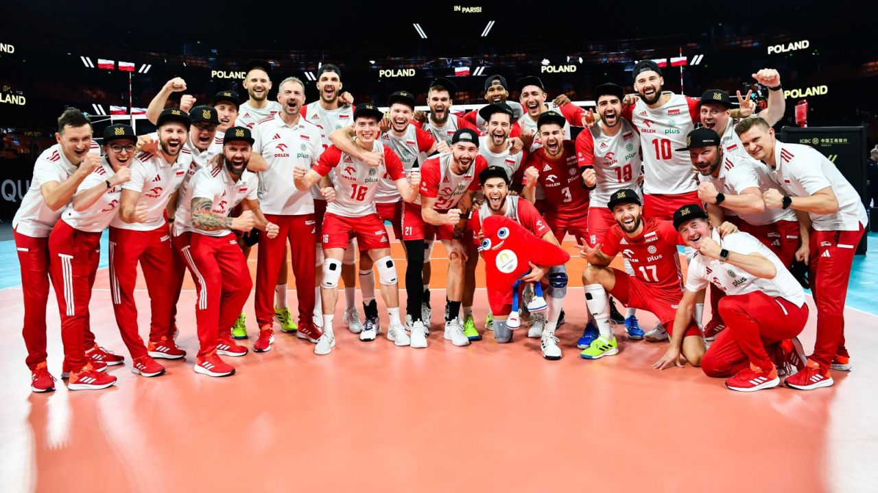 Reprezentacja Polski siatkarzy wraca do kraju w biletem do Paryża. Znamy plany kadrowiczów | TVP ...