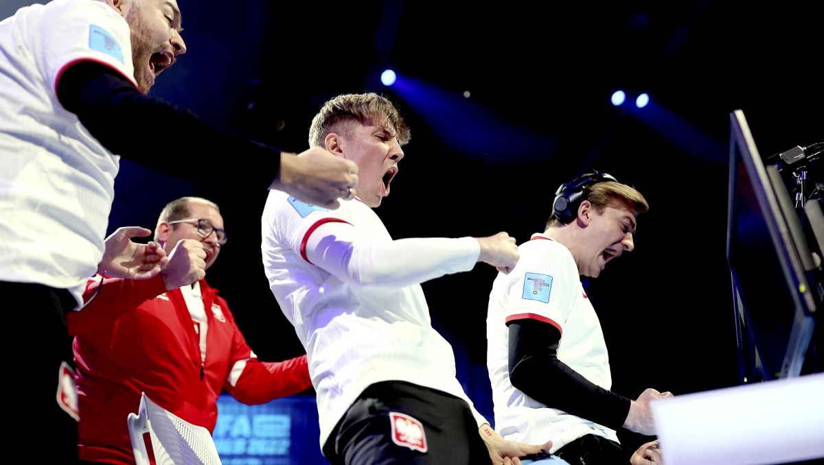 FIFA 23. Kacper "Furman" Furmanek z awansem do eChampions League | TVP ...