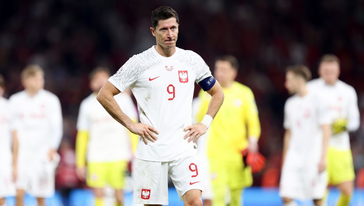 Reprezentacja Polski. "Gdzie jest kapitan?" – wściekli kibice po meczu czekali na Roberta ...