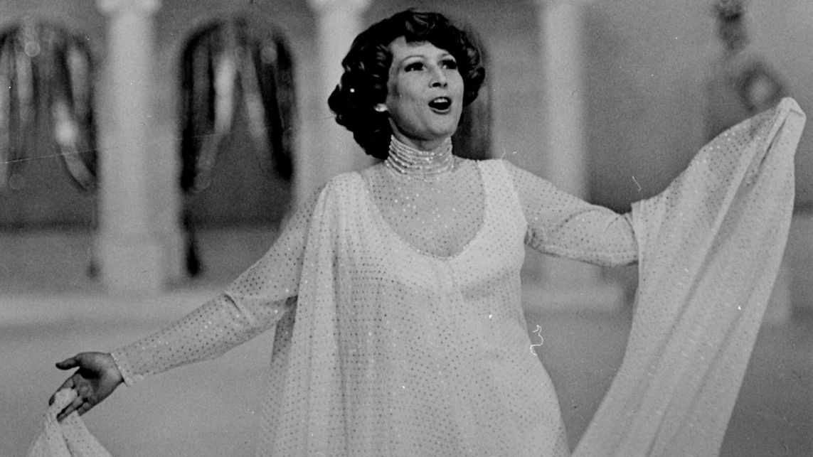 9 grudnia 1934 r. urodziła się Irena Santor