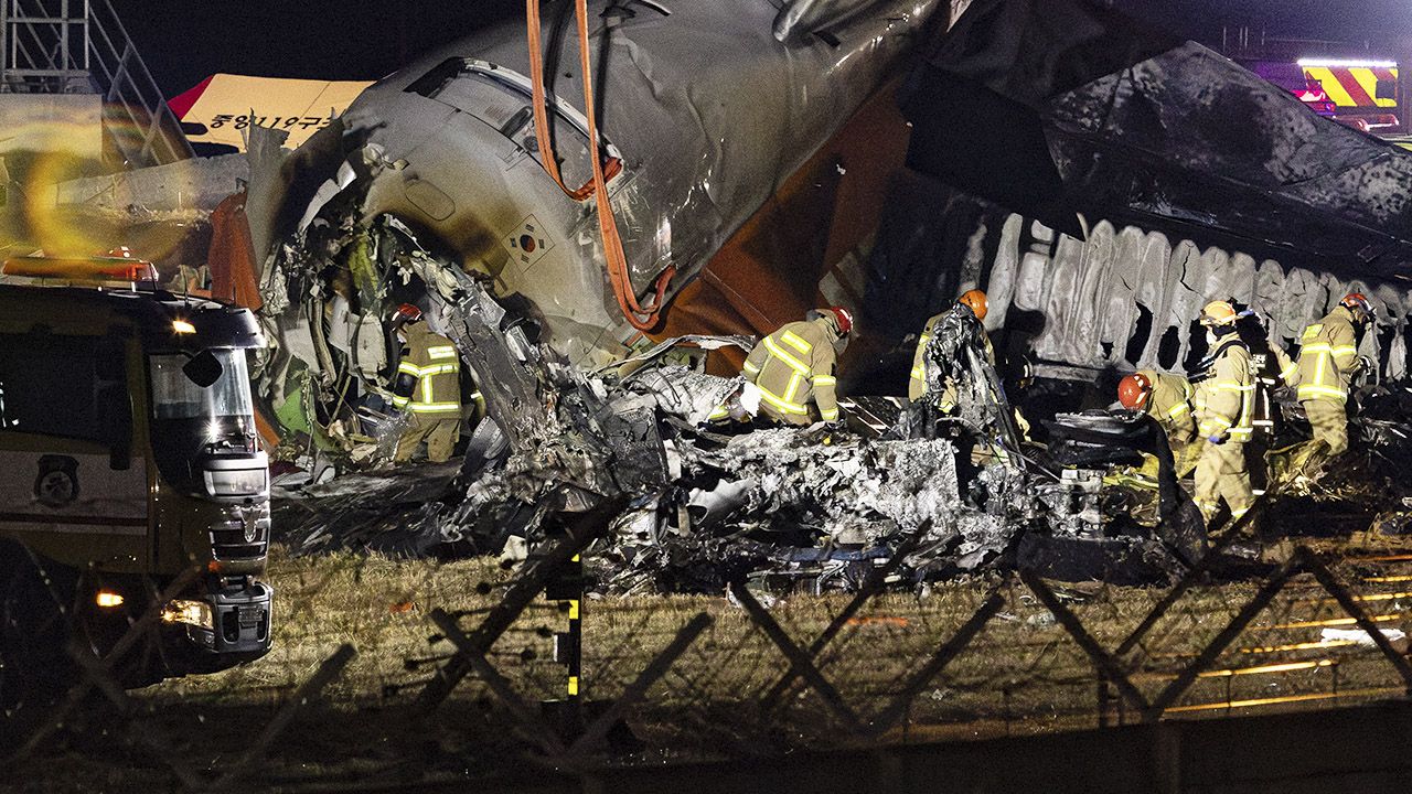 Korea Południowa: czarne skrzynki samolotu Jeju Air przestały rejestrować dane na cztery minuty ...