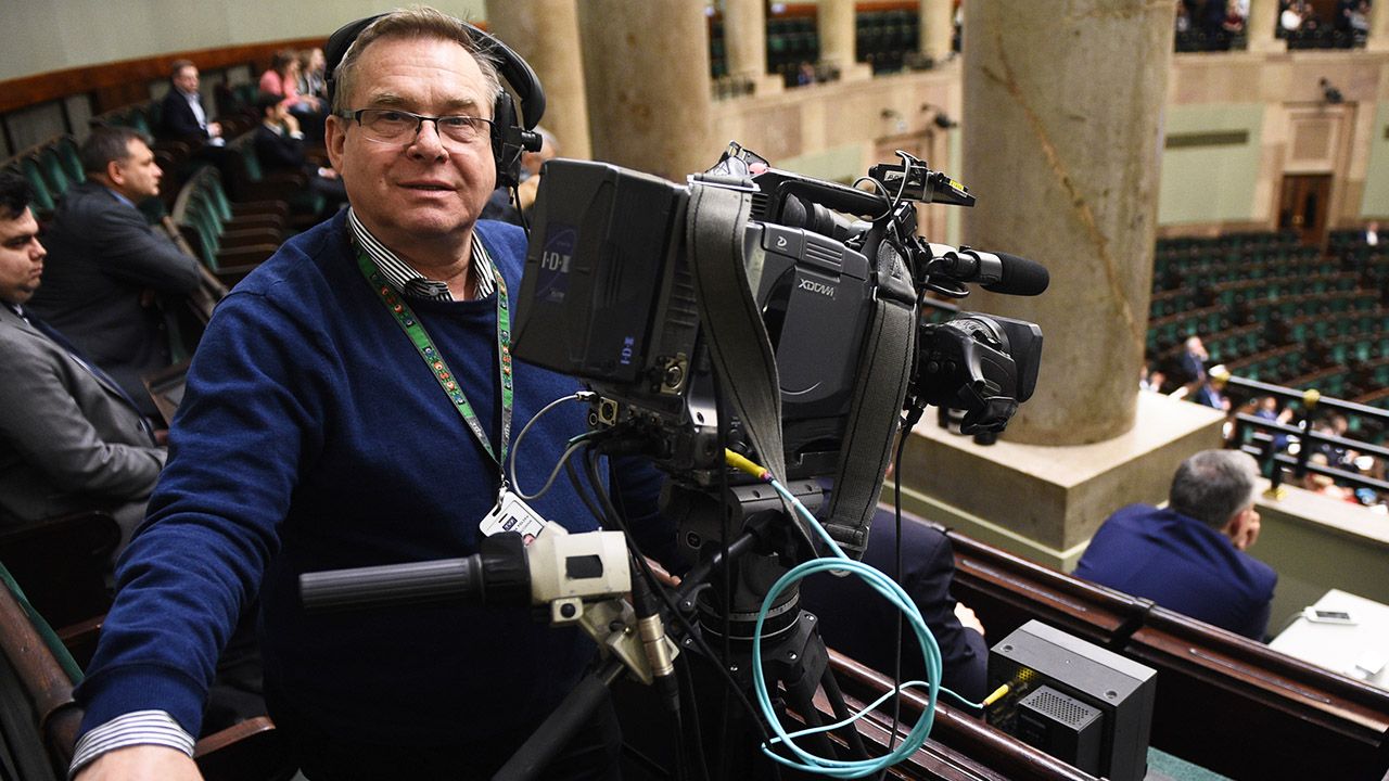 Operator kamery Jerzy Ernst obchodzi jubileusz 50-lecia pracy | TVP INFO