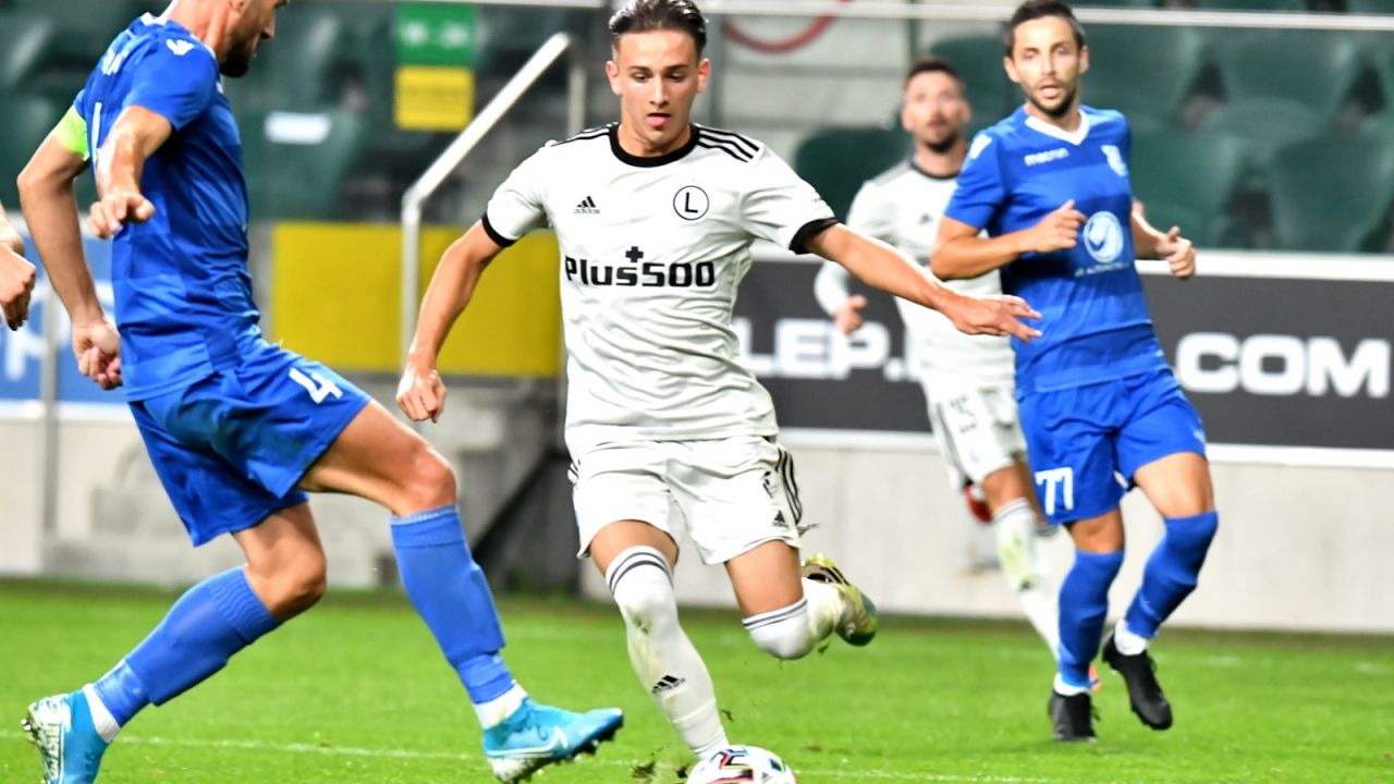 PKO Ekstraklasa. Michał Karbownik odszedł z Legii Warszawa do Brighton ... PKO Ekstraklasa. Michał Karbownik odszedł z Legii Warszawa do Brighton ...
