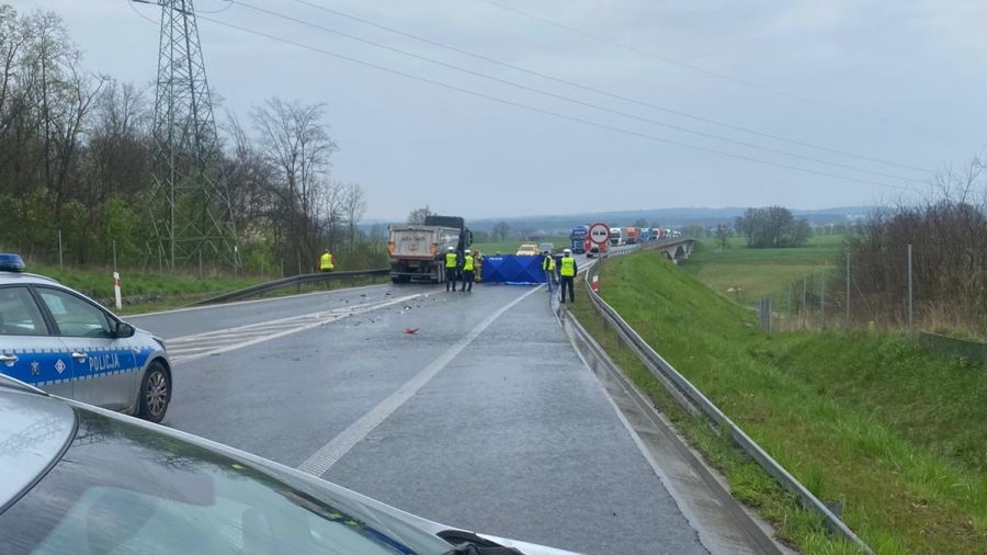 Tragiczny wypadek na obwodnicy Nysy. Dwie osoby nie żyją