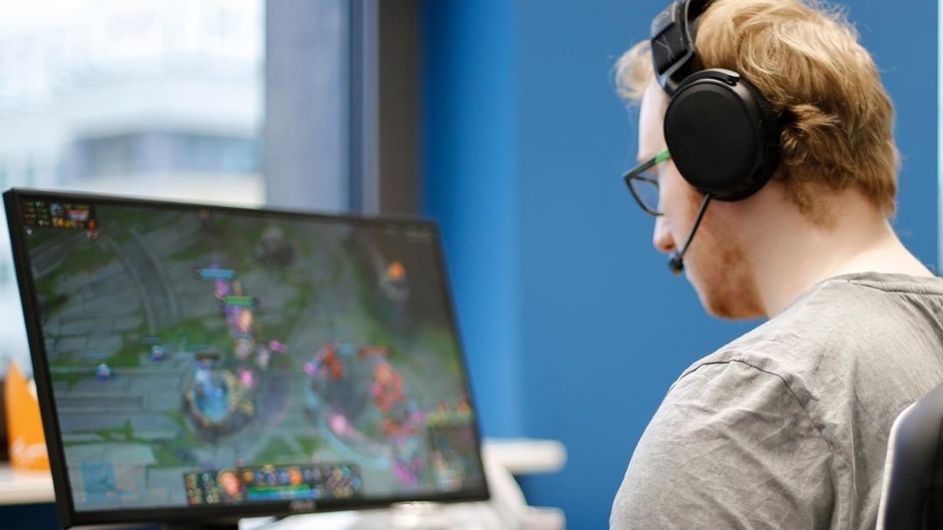 Łukasz "Puki Style" Zygmunciak - kim jest? kto to? Zawodnik esportowy ...