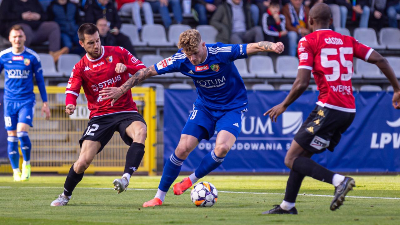 Rekord transferowy polskiego klubu? Wiktor Bogacz na celowniku kilku ...