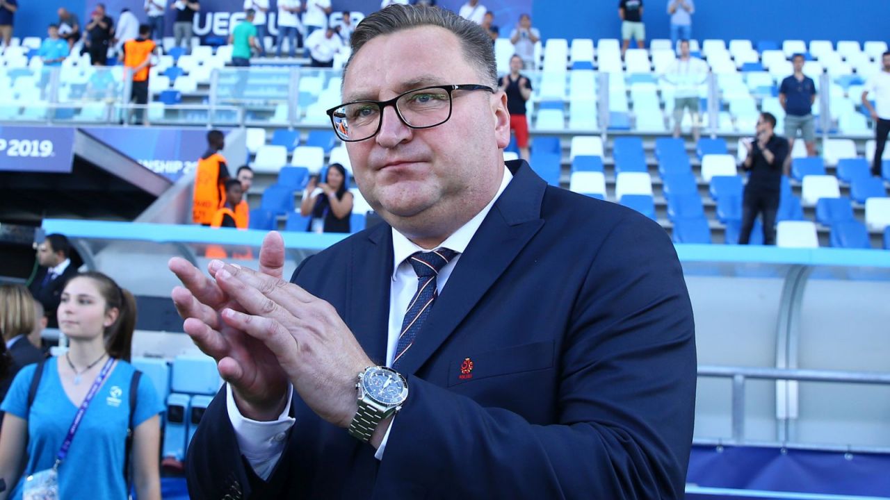 Czesław Michniewicz dziękuje tweeterowiczce za wsparcie przy agresji ... Czesław Michniewicz dziękuje tweeterowiczce za wsparcie przy agresji ...