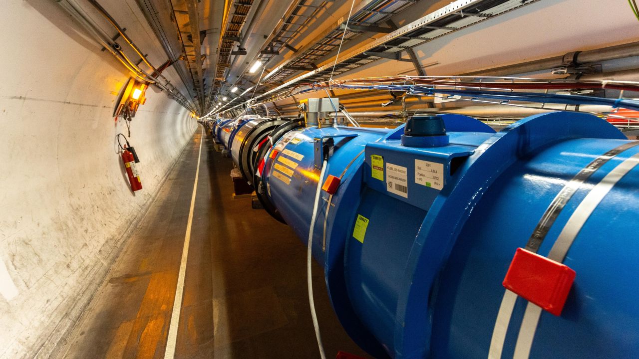 CERN: Zaobserwowano rzadkie zjawisko powstania czterech kwarków t