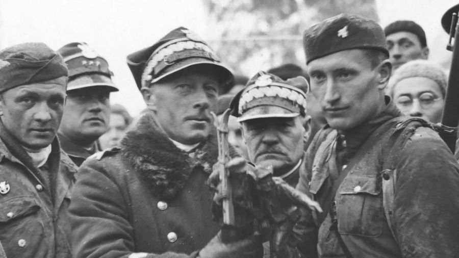 Przechodzimy do historii: Przechodzimy do historii: Generał Roman Abraham