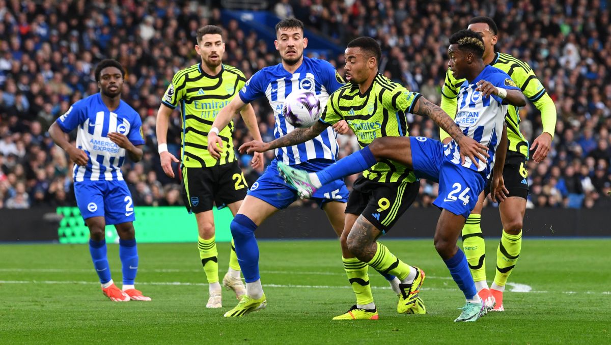 Moder i spółka nie dali rady. Zespół Polaka liderem Premier League | TVP SPORT