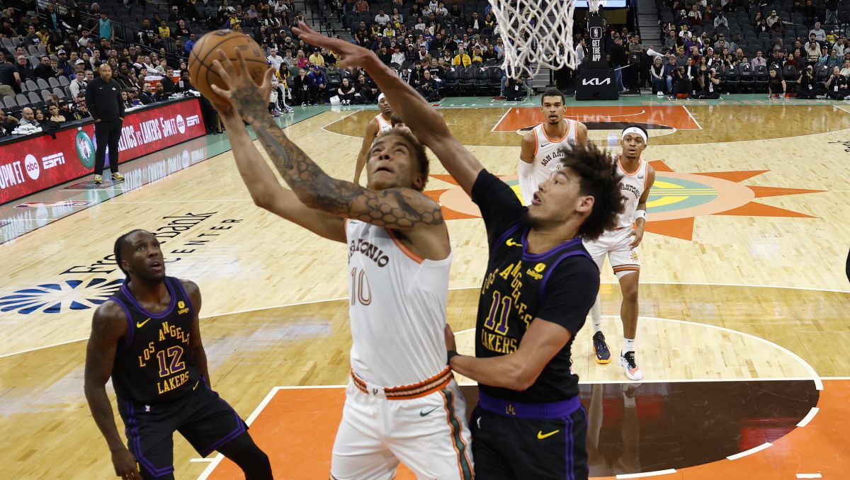 NBA. San Antonio Spurs przerwali serię 18 porażek z rzędu. Sensacyjne ... NBA. San Antonio Spurs przerwali serię 18 porażek z rzędu. Sensacyjne ...