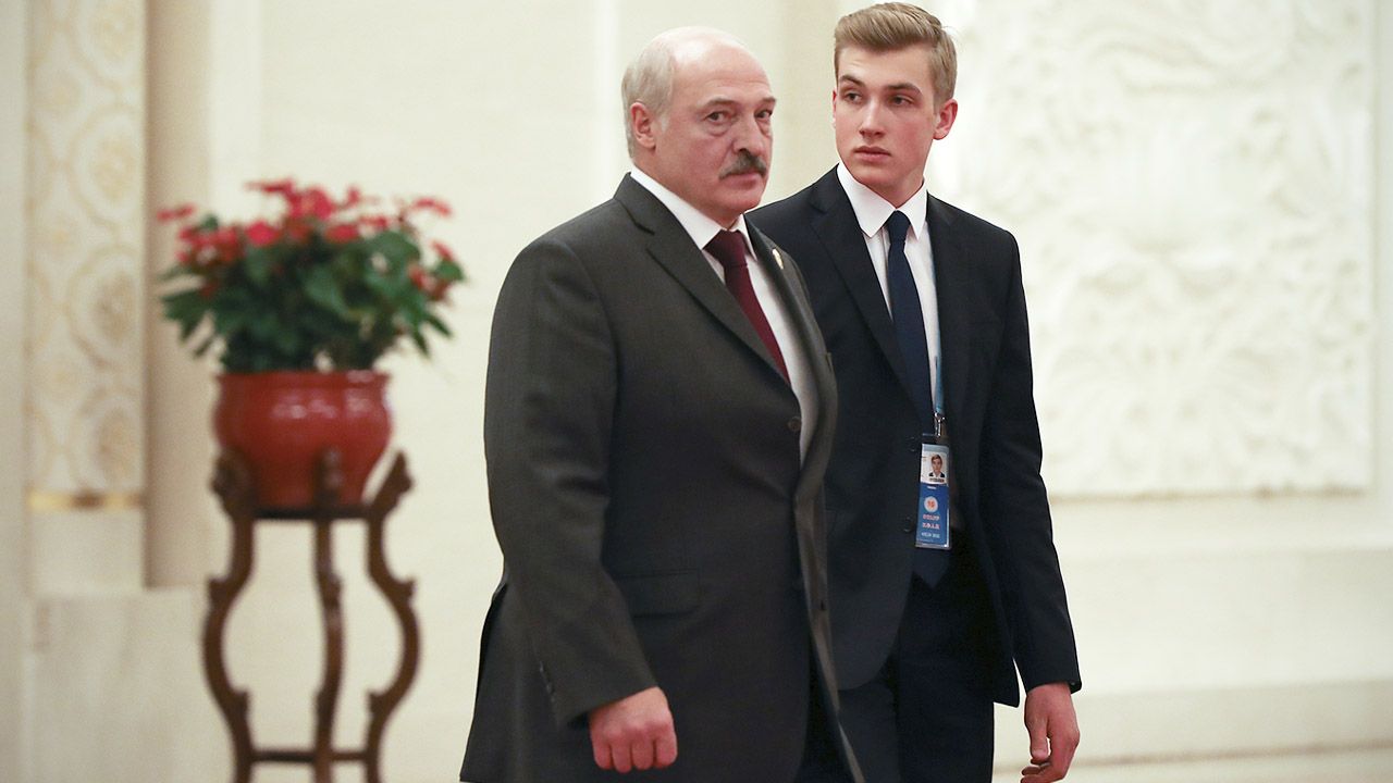 Białoruś. Alaksandr Łukaszenka rządzi jak dyktator. Syn Nikołaj Łukaszenka przyszłym dyktatorem ...