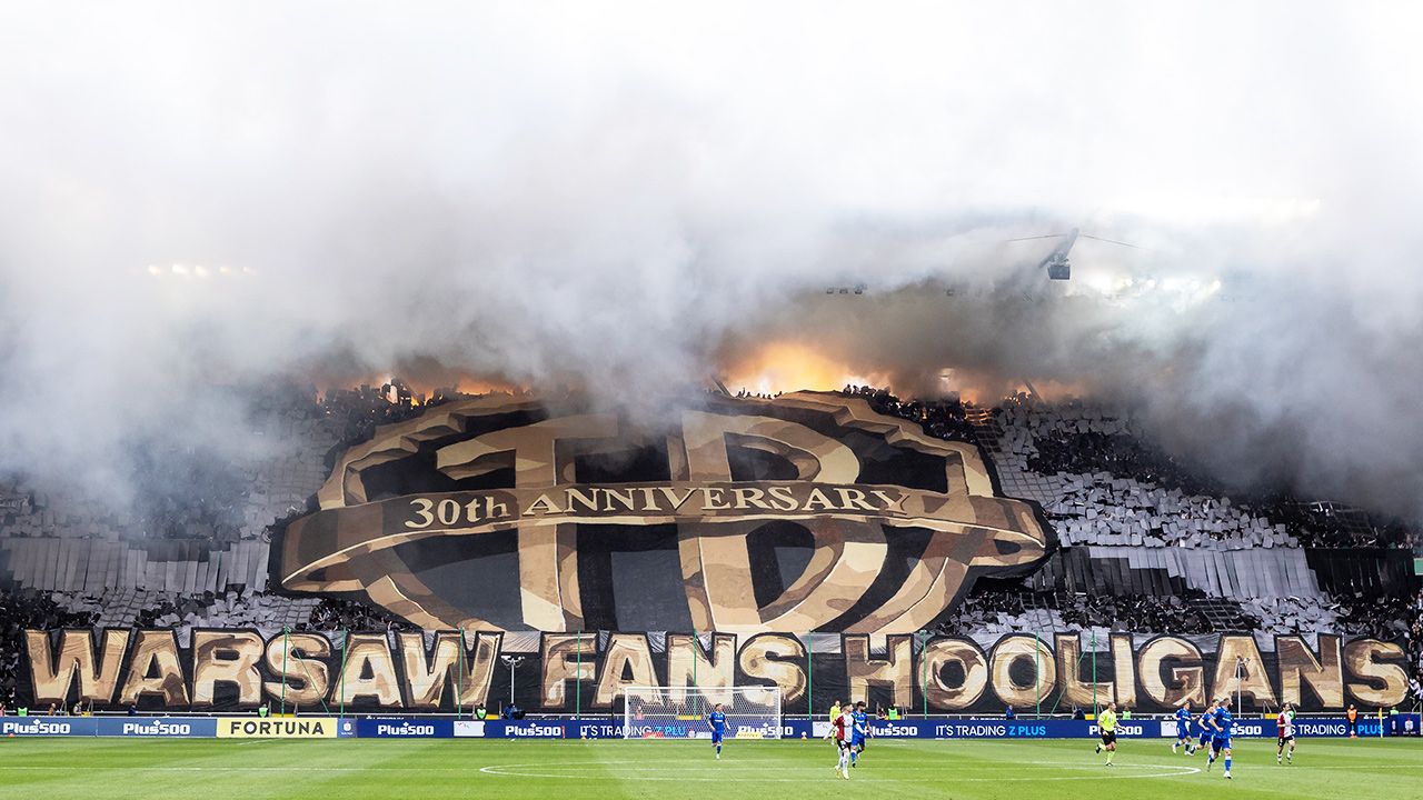 Gangi pseudokibiców. Nocna wizyta kibiców Legii u „Mięśniaka”. Poszło o ...