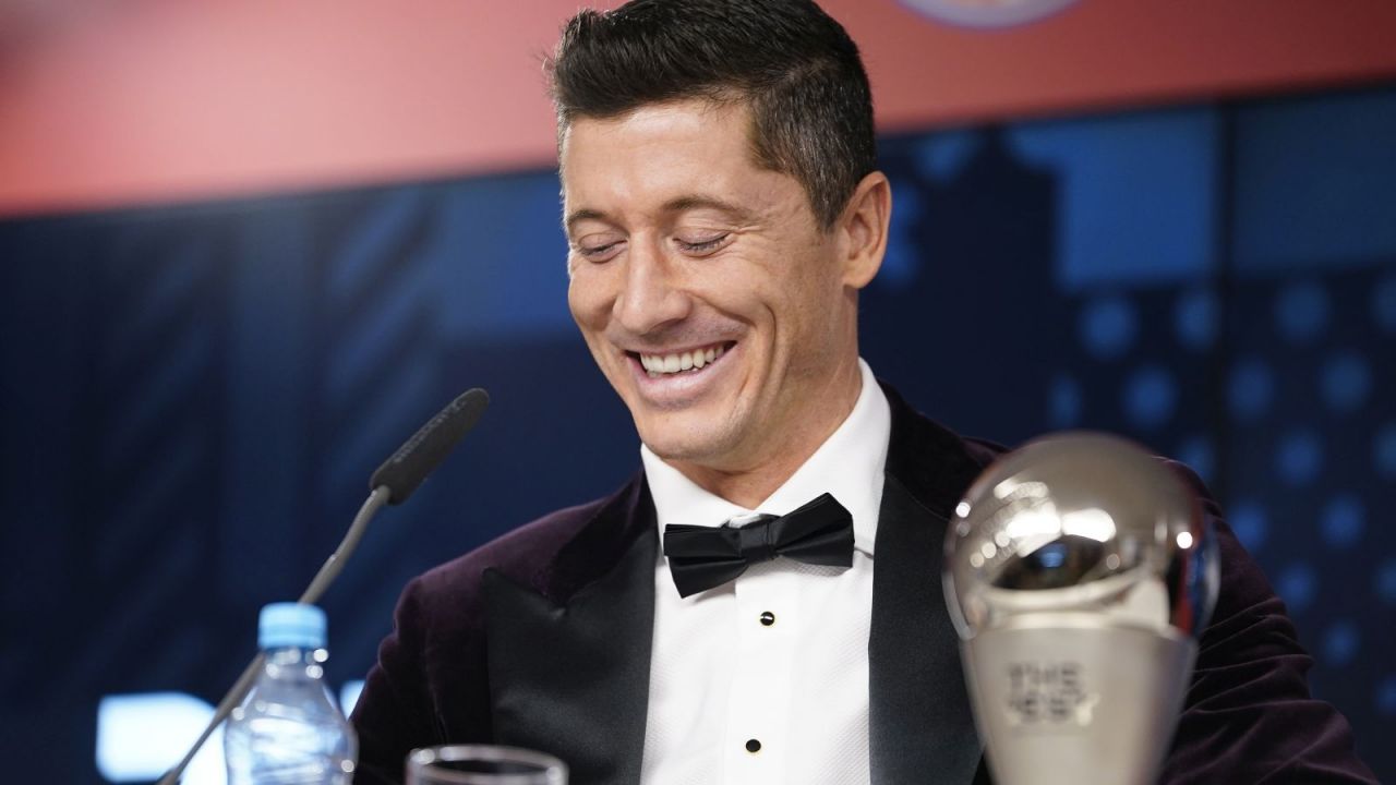 Robert Lewandowski wygrał Globe Soccer Awards. Wyprzedził Cristiano ...