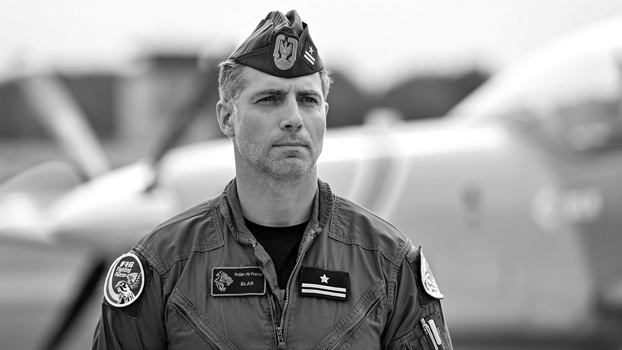 Who was the Polish F-16 pilot who died on Thursday?