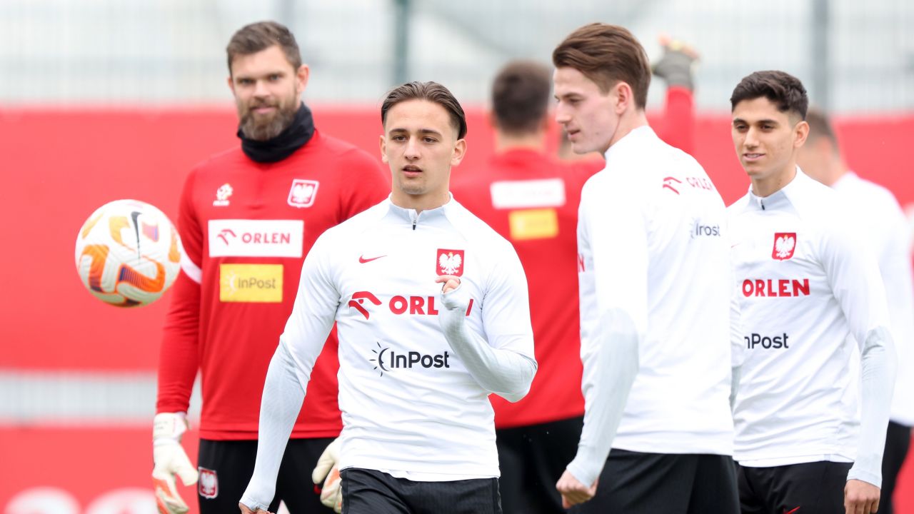 Fernando Santos postawi na Michała Karbownika. Kto zagra w meczu Czechy – Polska w el. ME? | TVP ...