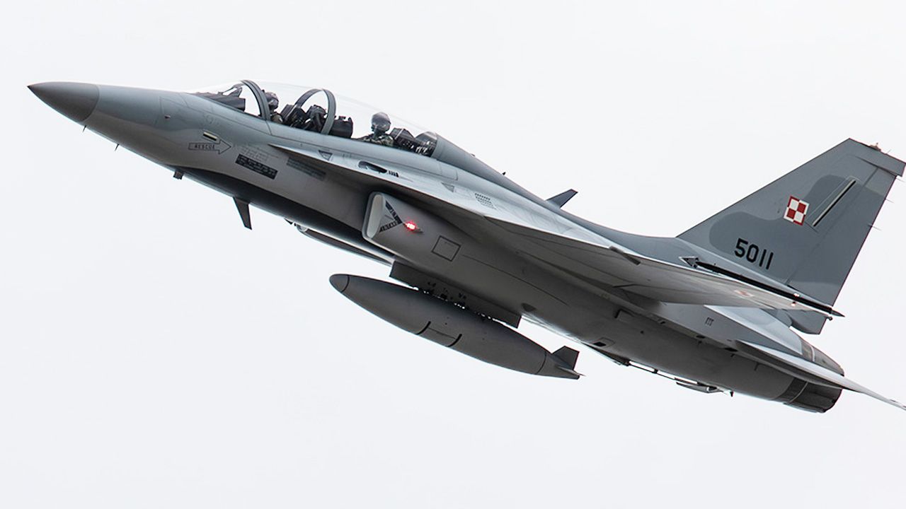 Kłopoty z amunicją 20 mm do samolotu FA-50. Kolejny przetarg Agencji Uzbrojenia upadł | TVP INFO
